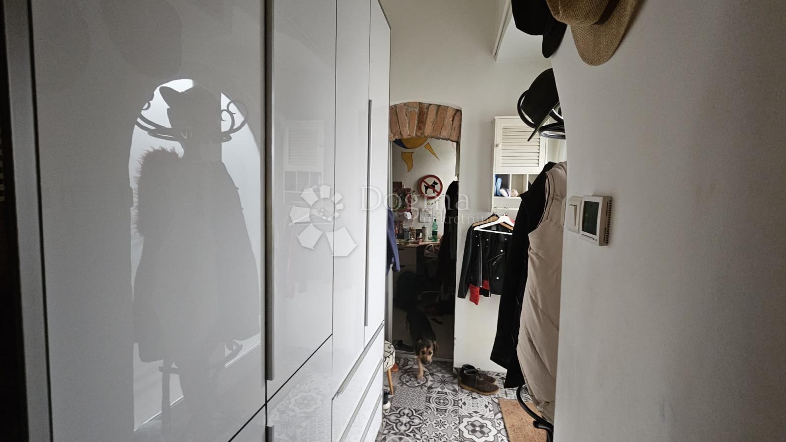 Stan Goenji grad (prodaja)