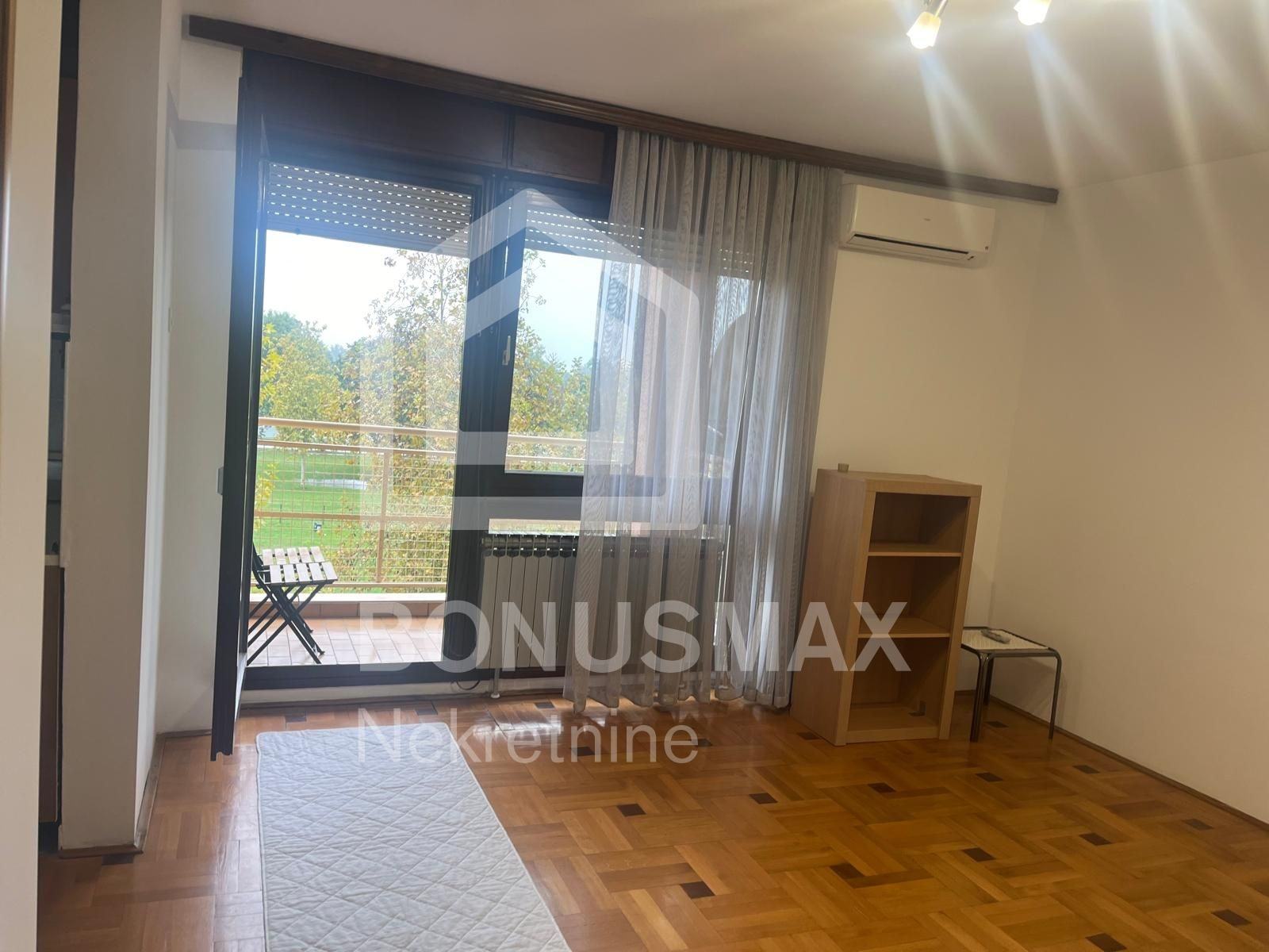 STAN JARUN, PRVI RED DO JEZERA - 58M2 - 226.200,00 EUR (prodaja)