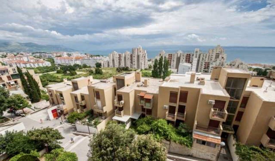 Stan,Mertojak,Doverska ul,4k, 80m, trosoban s terasom (prodaja)