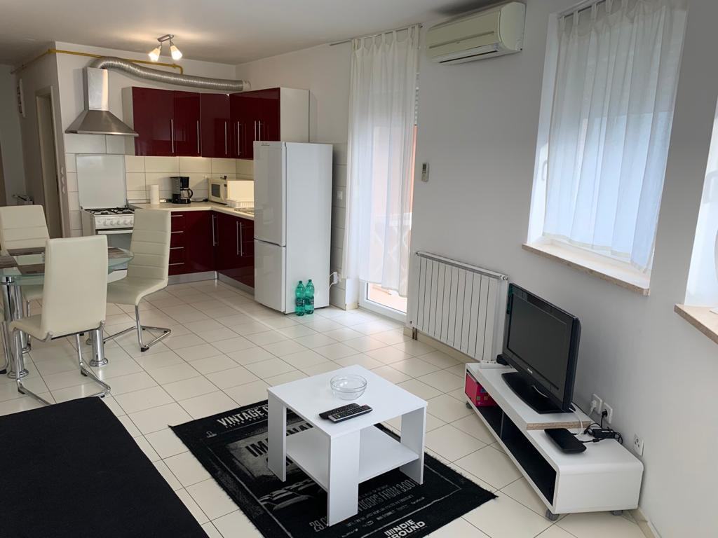 Stan: Pula, 50.00 m2, novogradnja (iznajmljivanje)