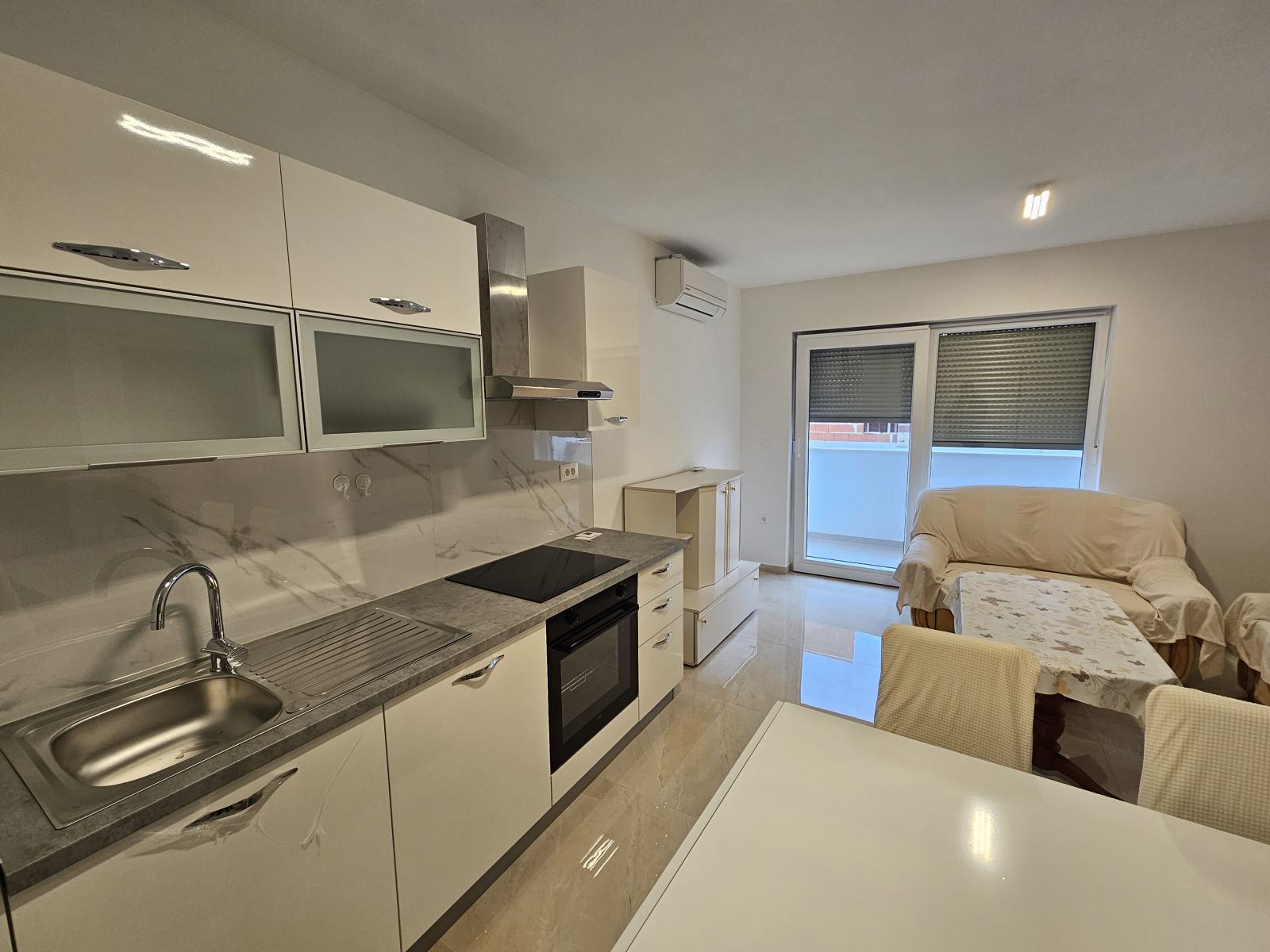 Stan: Pula, 50.00 m2, novogradnja, dugoročni najam (iznajmljivanje)