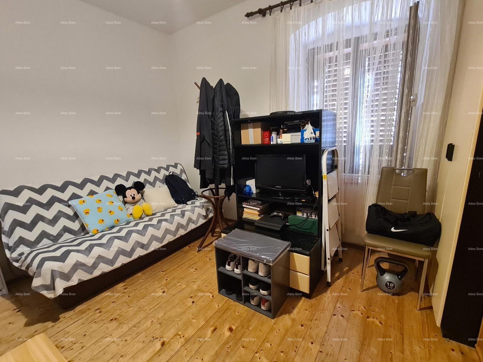 Pula Veruda. Dvosoban stan u Rizzijevoj ulici. (prodaja)