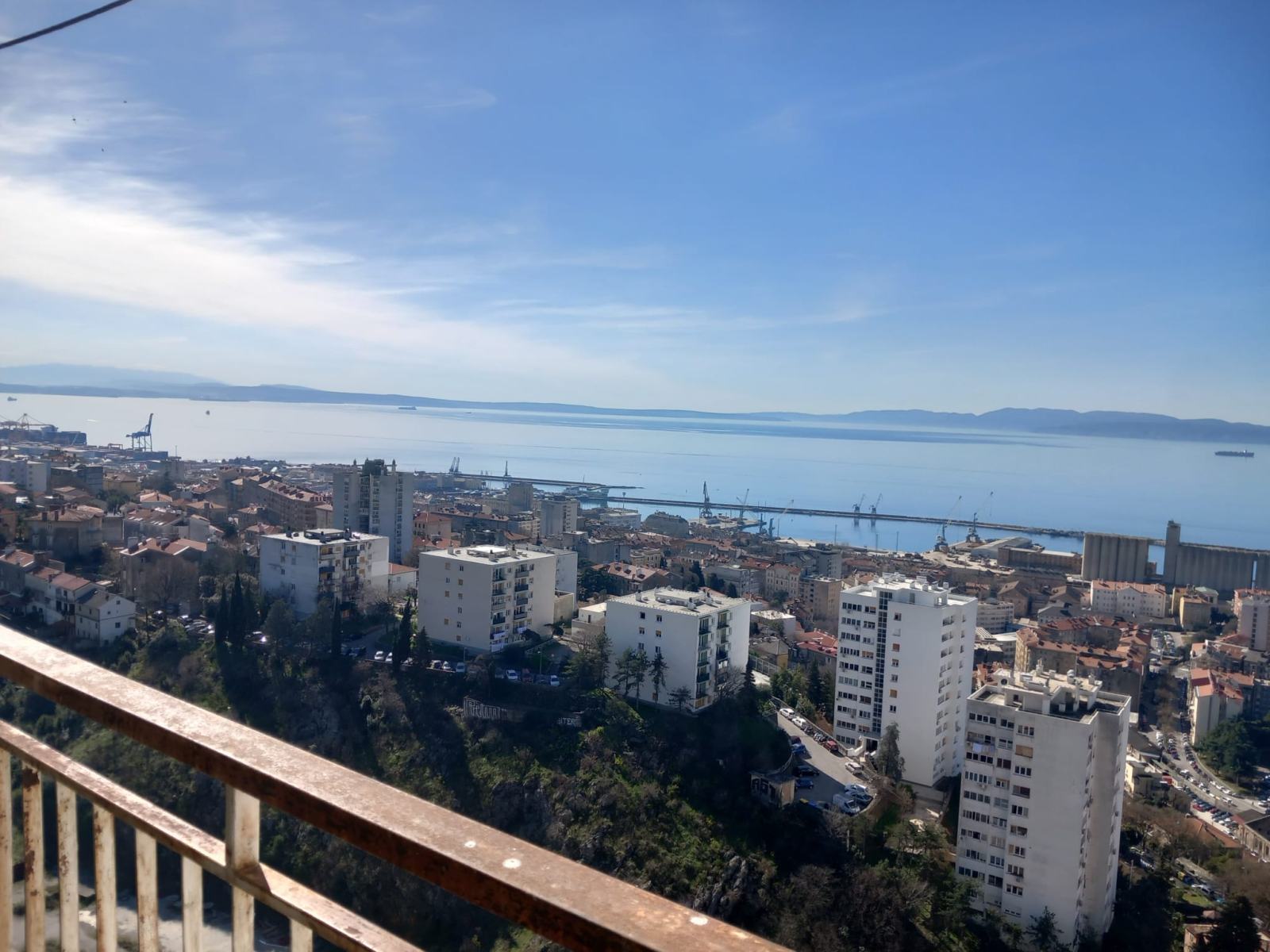 Stan: Rijeka, Rastočine Š-7, 81.00 m2, 22.kat, pogled na more (prodaja)