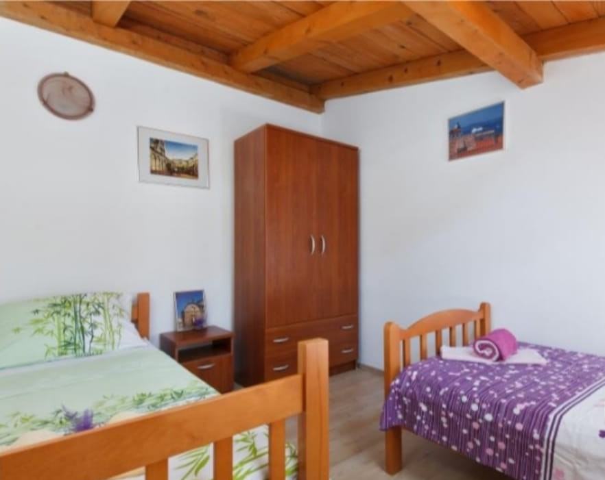 Stan: Spinut, Split, 50.00 m2 - DVOSOBAN - do 01.06. (iznajmljivanje)