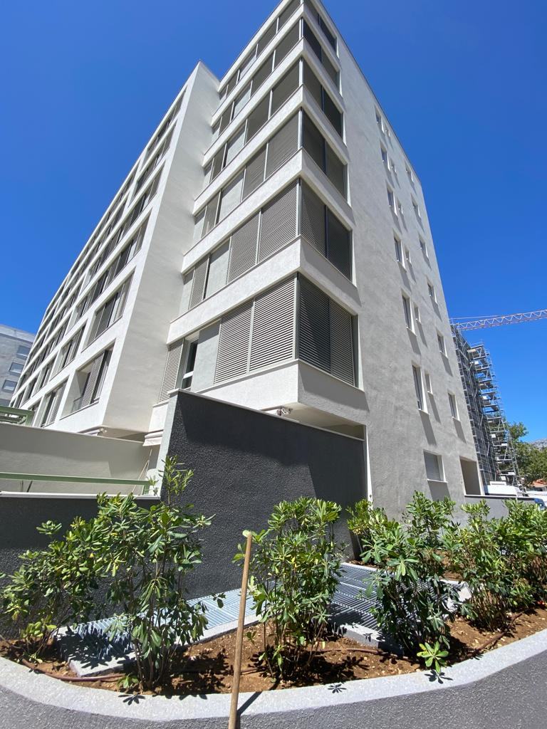 Stan: Split, novogradnja S PARKIRNIM MJESTOM (iznajmljivanje)