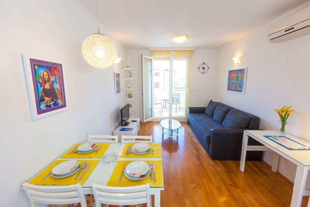 SPLIT/DRAGOVODE-JEDNOSOBAN STAN S GARAZNIM MJESTOM*** (prodaja)