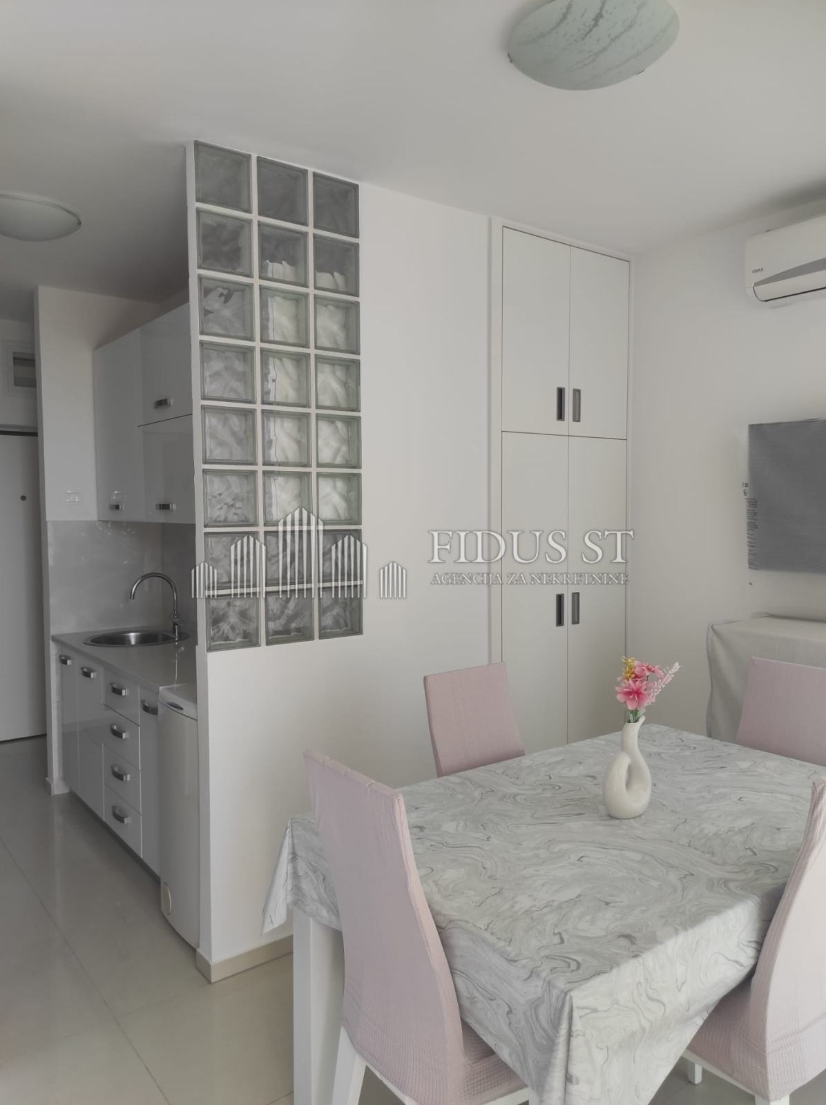 SPLIT - CENTAR, renovirani jednosoban stan 42m2 - odlična lokacija ...