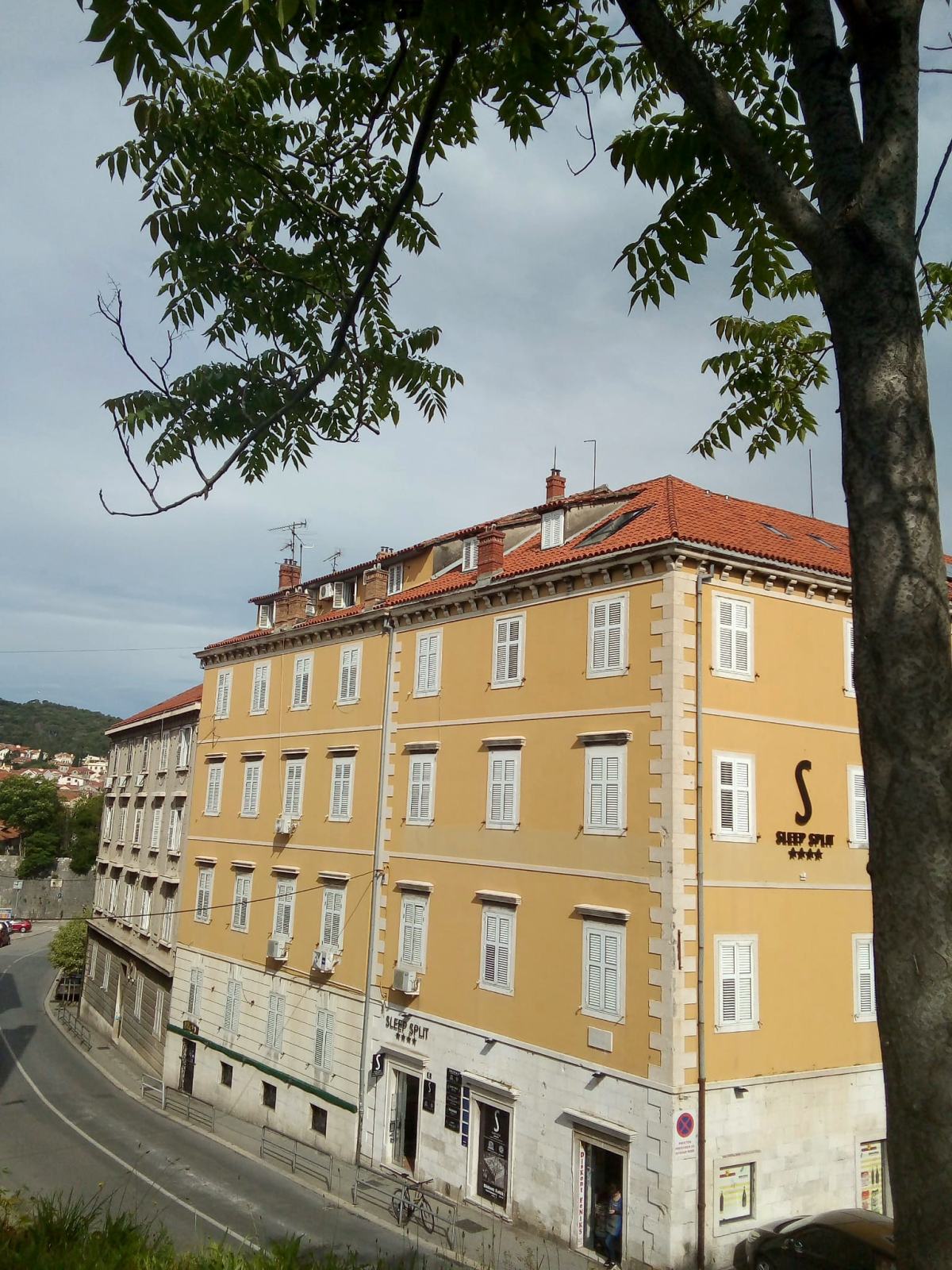 Stan: Split, centar 100.00 m2 prodaja bez agencije (prodaja)