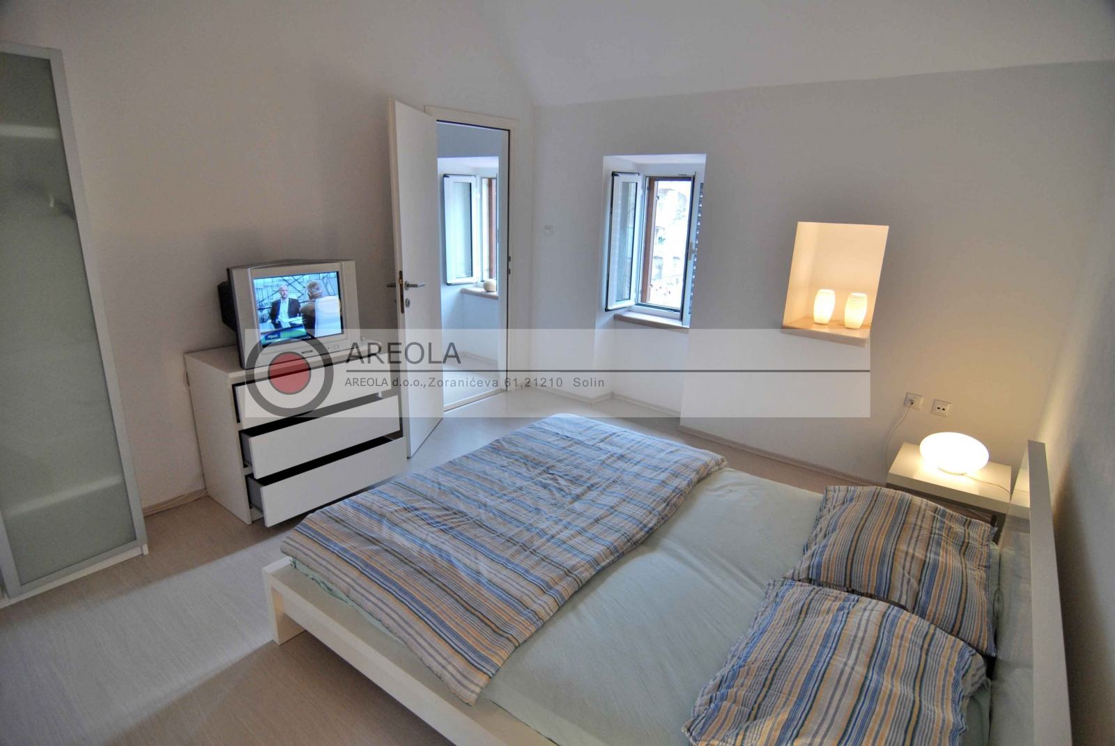 Stan: Split, CENTAR GRADA SAMOSTOJEĆI OBJEKT 70.00 m2 (iznajmljivanje)