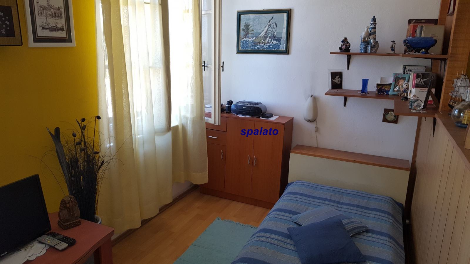 Stan: Split, GRAD, dvosoban stan pov. 60 m2, POGLED NA LUKU, RIVU (prodaja)