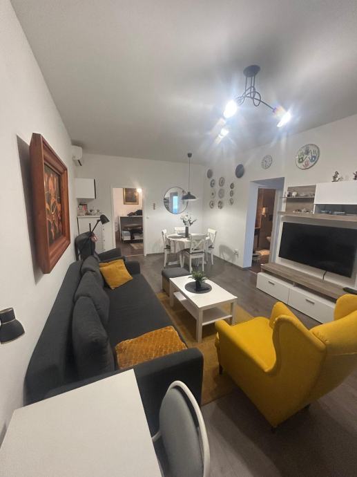 Stan: Velika Gorica, 3-soban, 68. m2, renoviran 2017 ( BEZ PROVIZIJE) (prodaja)