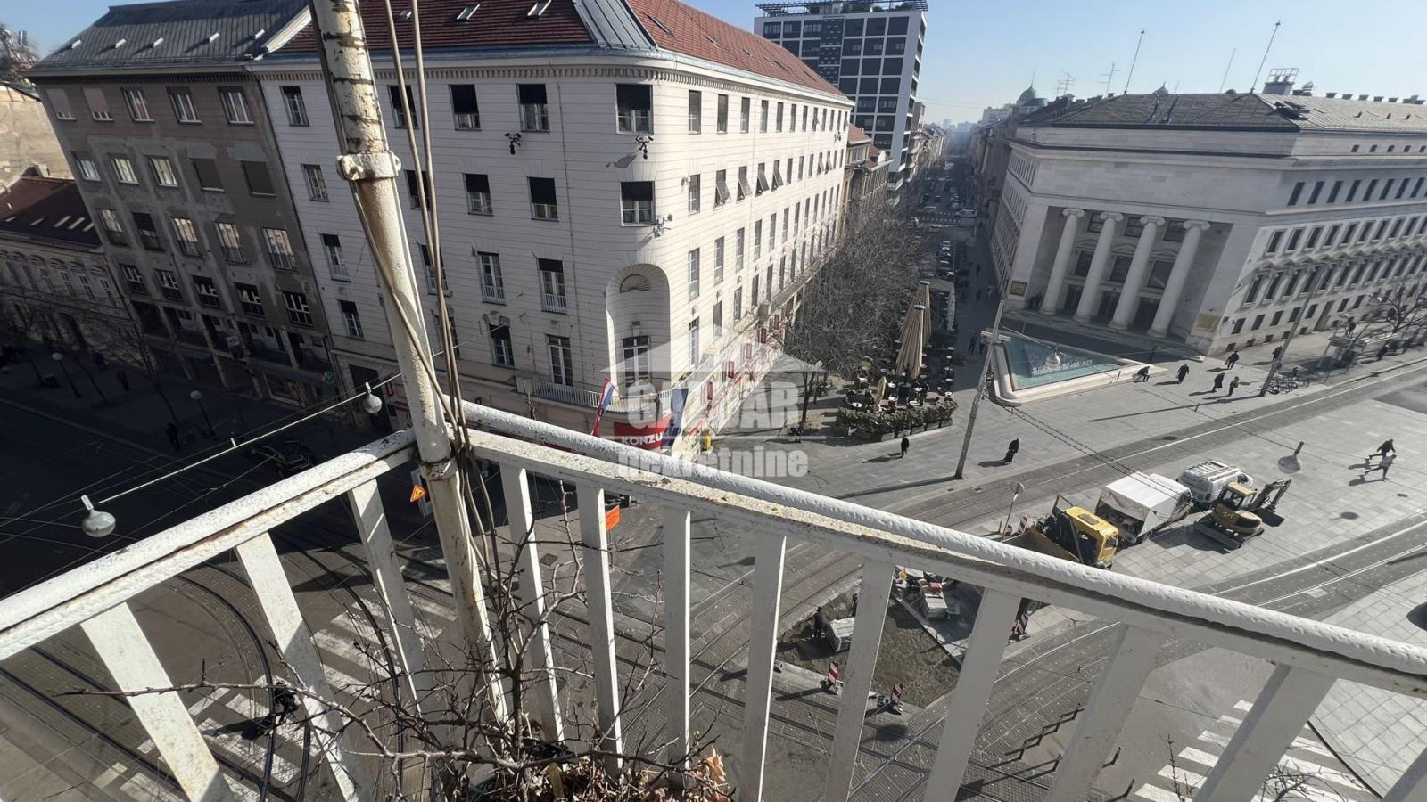 CENTAR - REPREZENTATIVNI- 5-s stan 153m2 sa parkingom i liftom (prodaja)