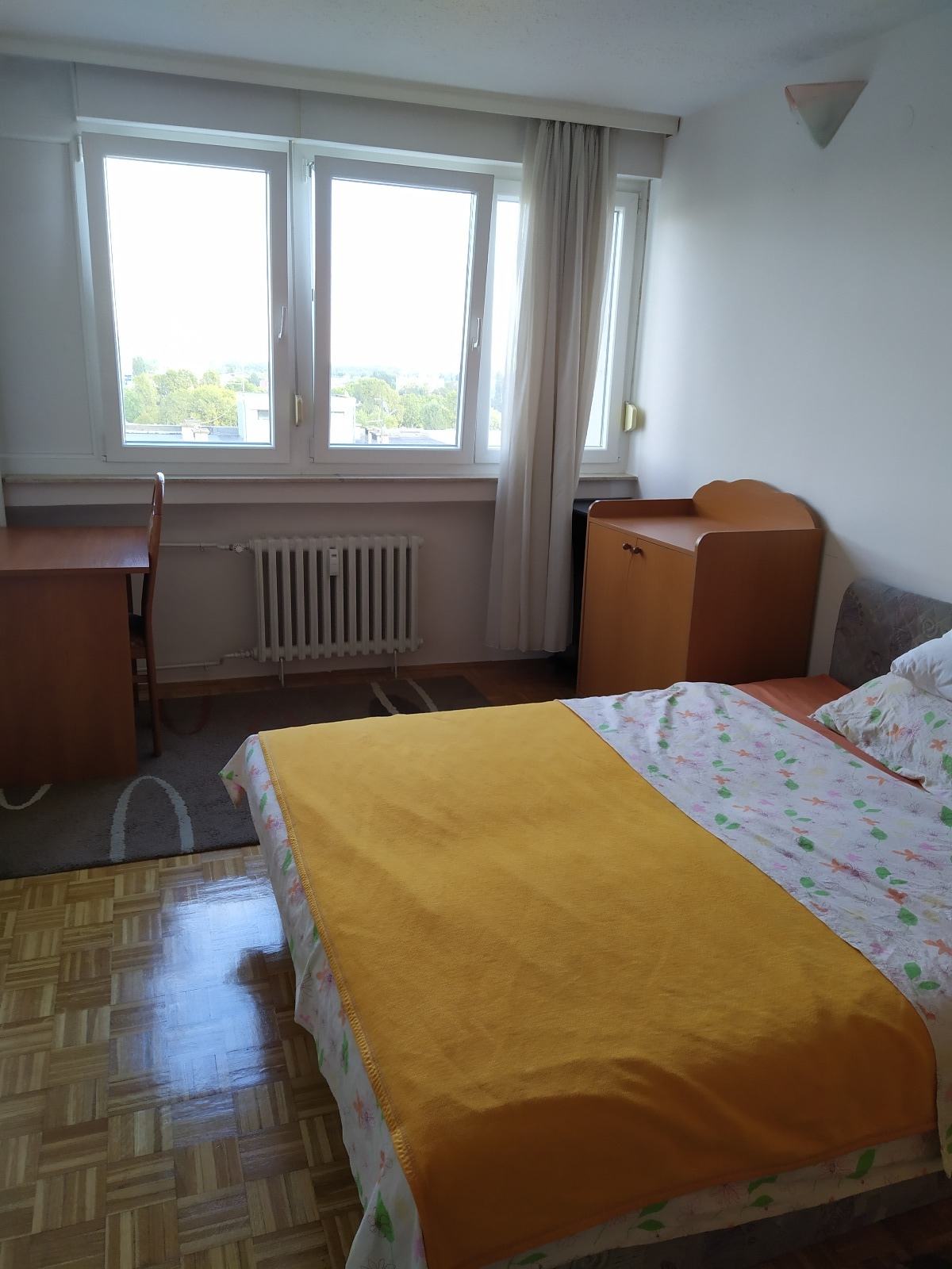 Stan: Zagreb (Knežija), 52.00 m2 - tražim cimericu u dvosobnom stanu