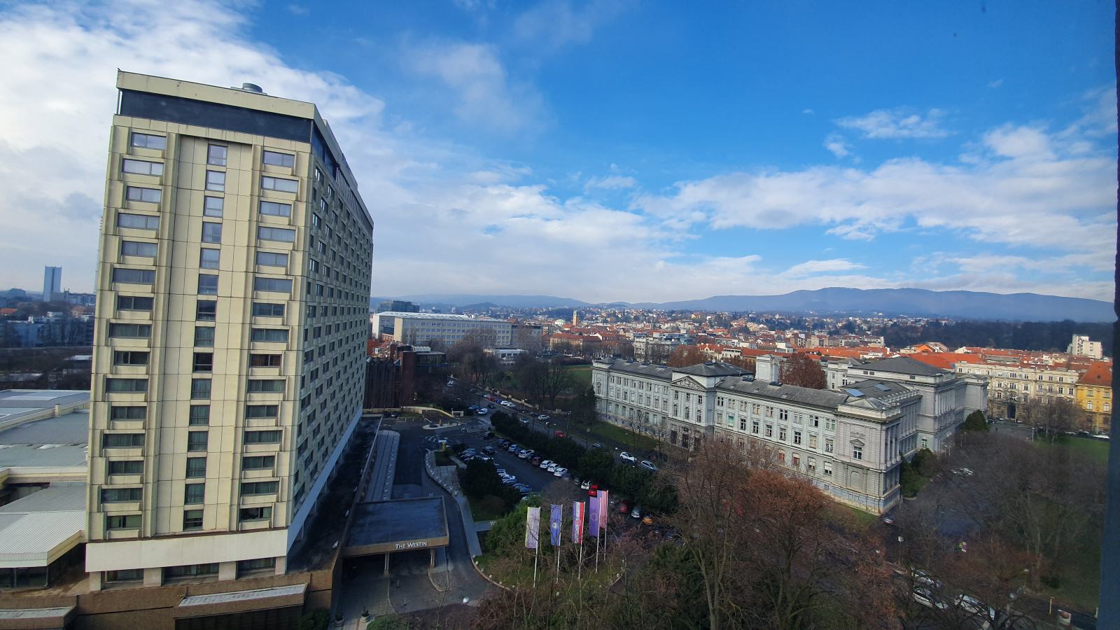 Stan: Zagreb (neboder u Savskoj cesti nasuprot Westin-a), 95.00 m2 ...