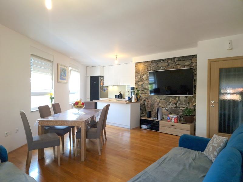 Stan: Zagreb (Veliko Polje), 86.00 m2, 4.sob, parking, ostava (prodaja)