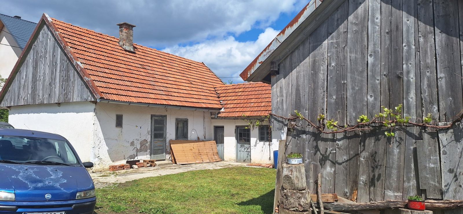 stara kuća u Plaškom (prodaja)