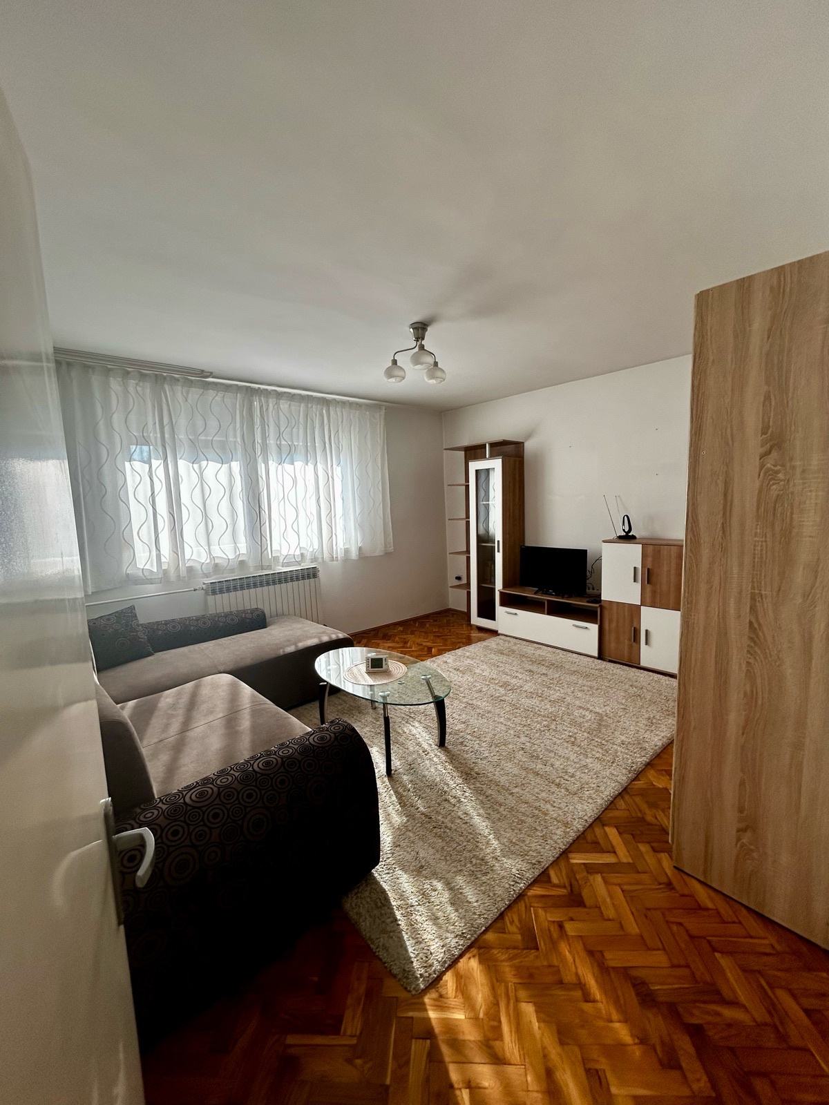 Staro Čiće - prostran i novonamješten 2-sobn stan! Odmah dostupan! (iznajmljivanje)