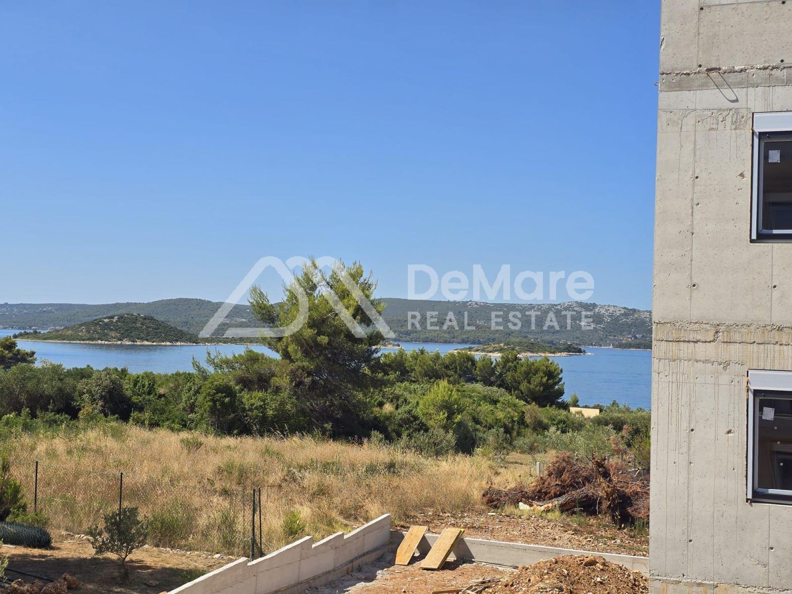 Sv.PETAR NA MORU-NOVOGRADNJA-Stan -2.sp.sobe-84 m2-Terasa-Parking (prodaja)