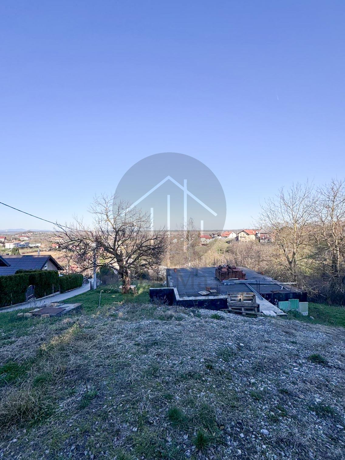 Sveti Ivan Zelina: Objekt 62.00 m2 na parceli 1800m2 (prodaja)