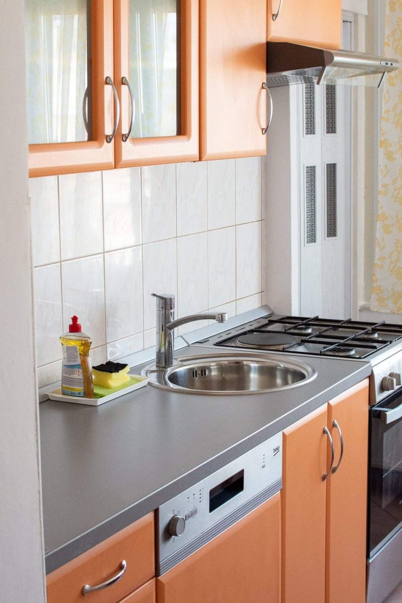 Trazim cimera/cimericu - stan pored Arena centra