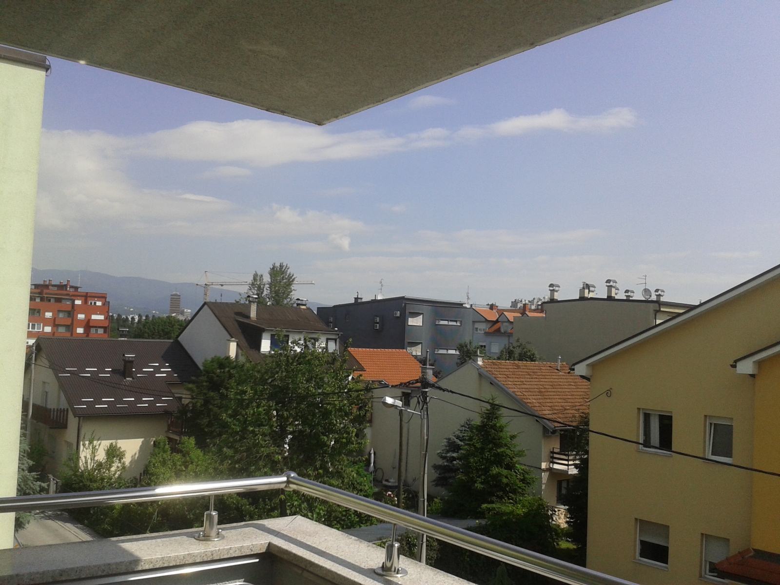 Tražim cimericu za stan na Kajzerici