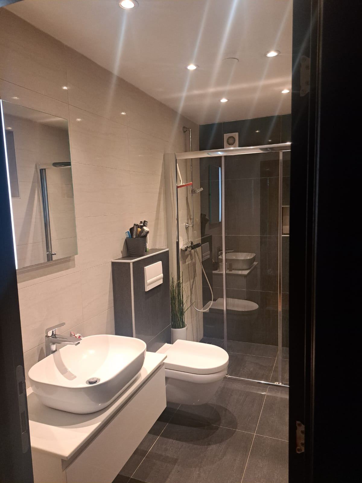 Trazim cimericu u stanu od 80 m2