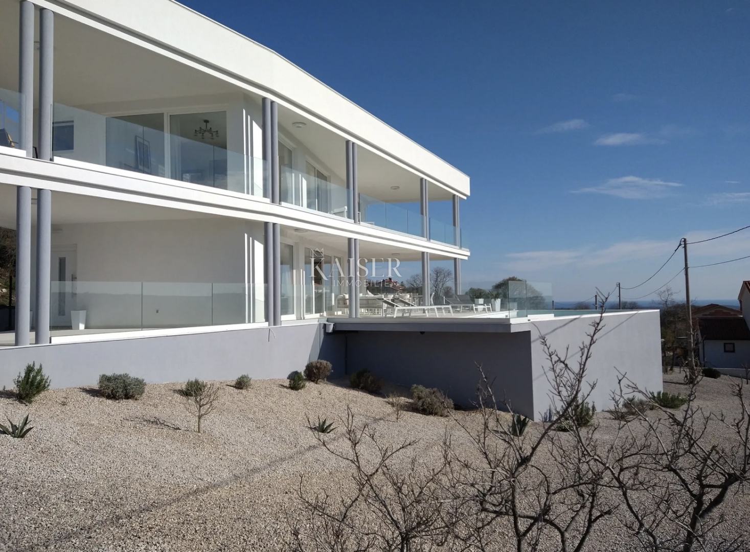 Trget -moderna vila nedaleko mora, 225 m2 (prodaja)