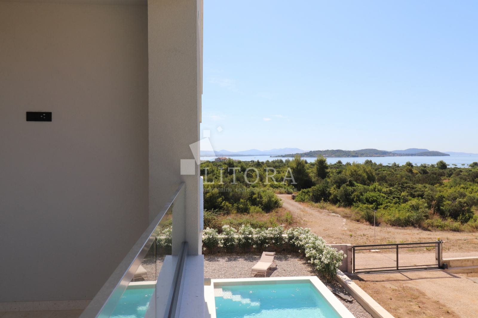 Tribunj – 390 m od plaže Sinje More, novo-izgrađeni apartman s neometa