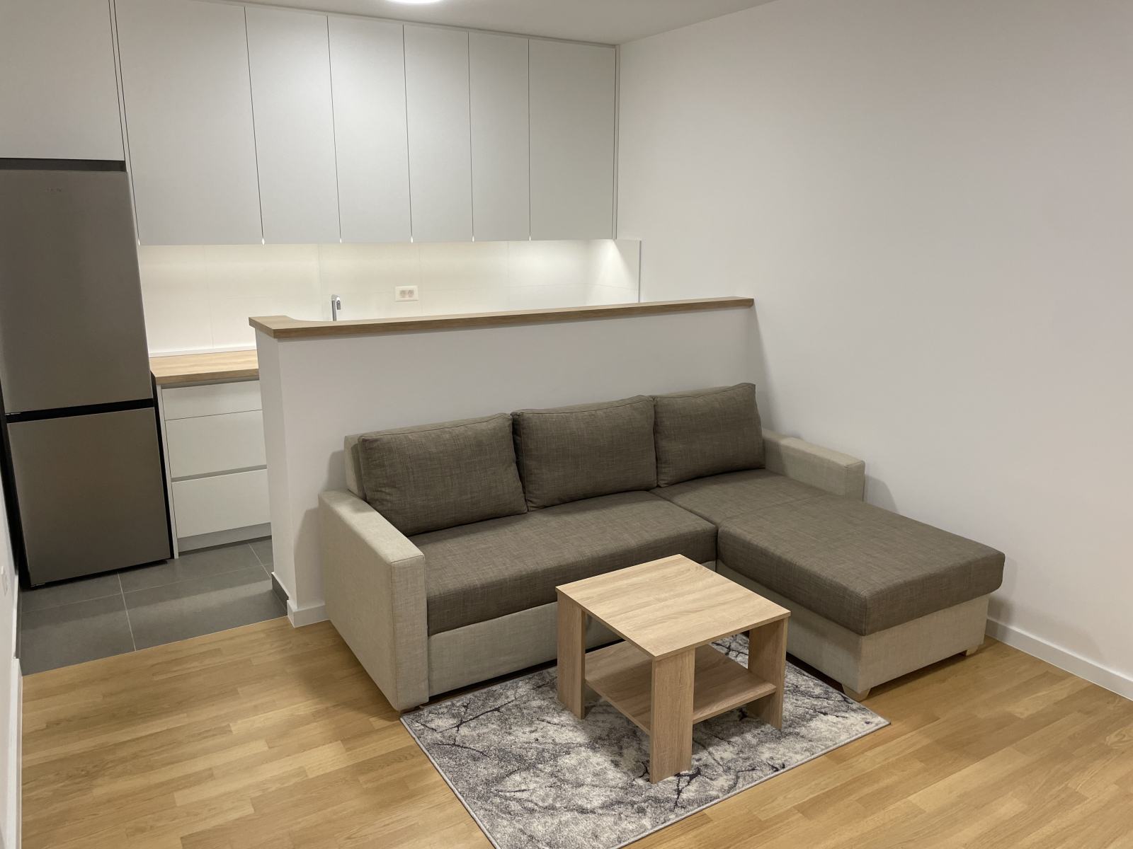 TRNSKO, DVOSOBAN STAN 50 m2, novogradnja - GARAŽNO MJESTO (iznajmljivanje)