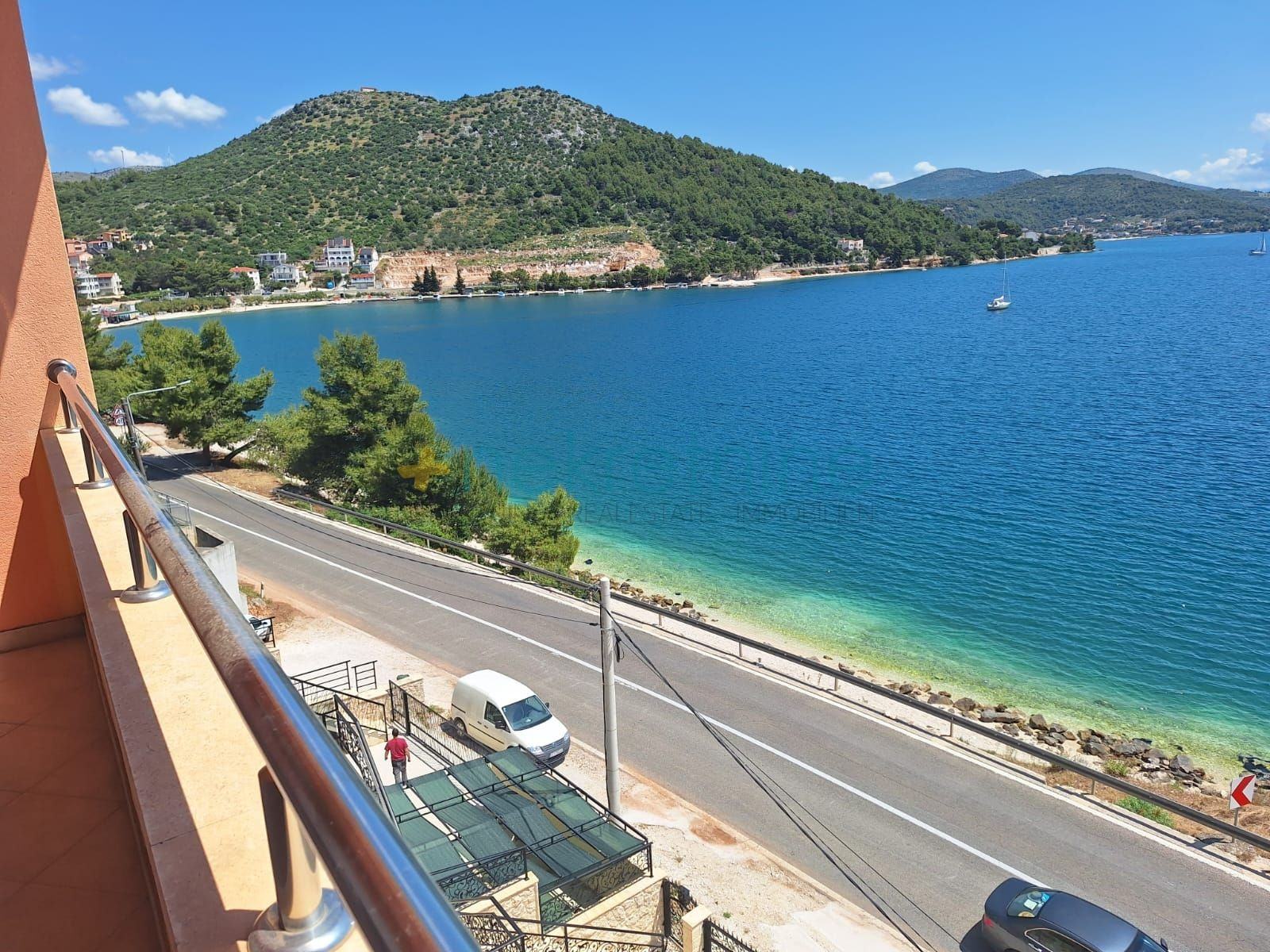 Trogir-Marina stan 1. red do mora, 105 m2, PRILIKA (prodaja)