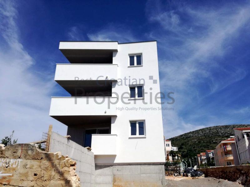 TROGIR (Rimski put) - Novogradnja, atraktivna lokacija (prodaja)