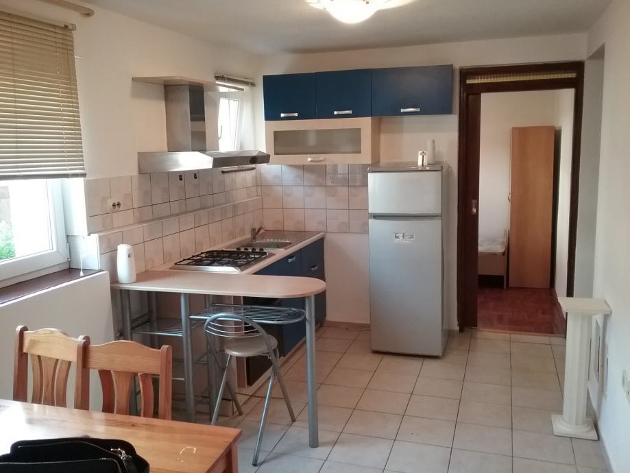 Trosoban stan 60 m2, novogradnja, centar Vrapča, SNIŽENO!!! (prodaja)