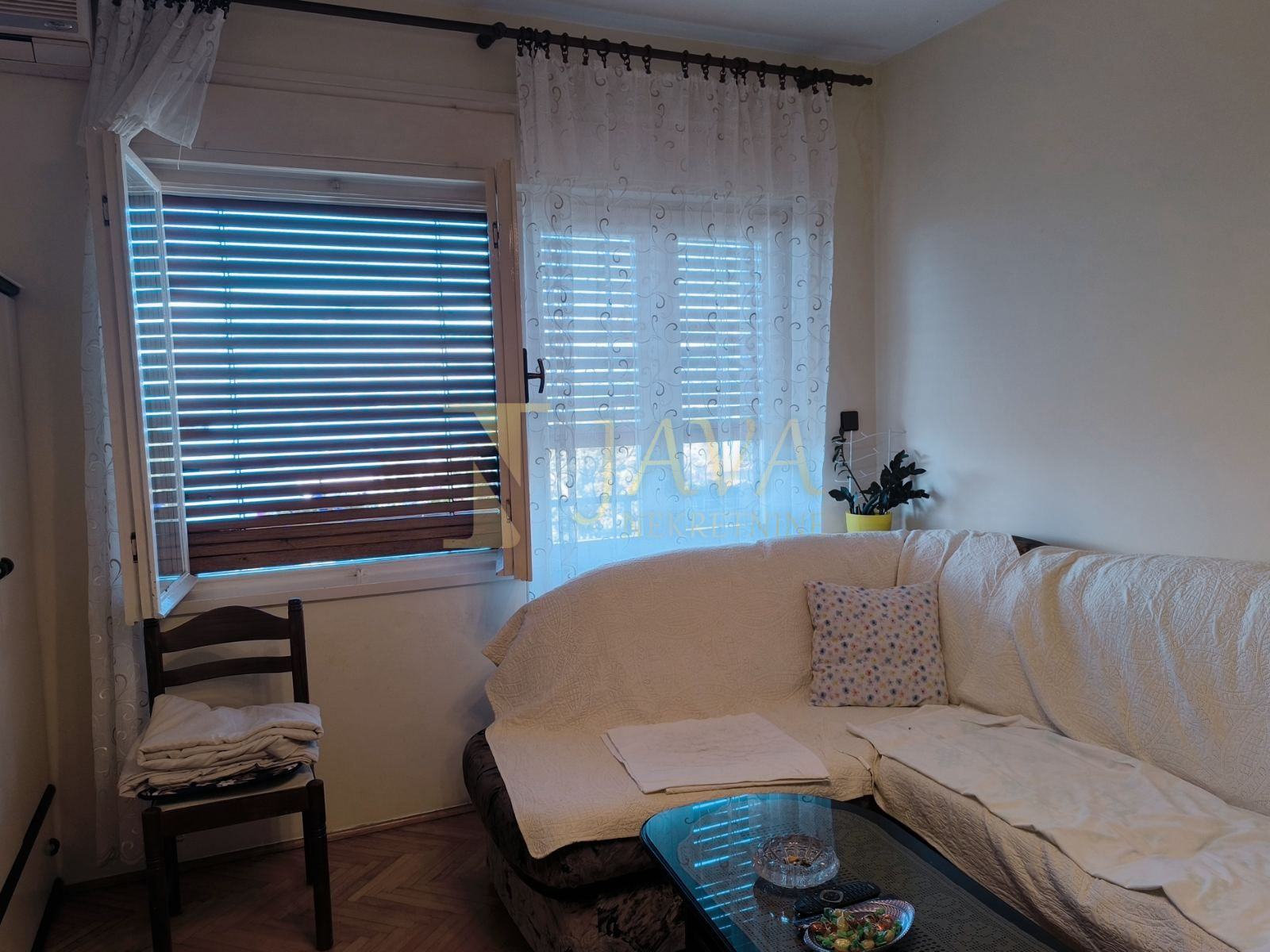 Trsat/Rijeka, Dvojna kuća s tri stana, 2 garaže (prodaja)