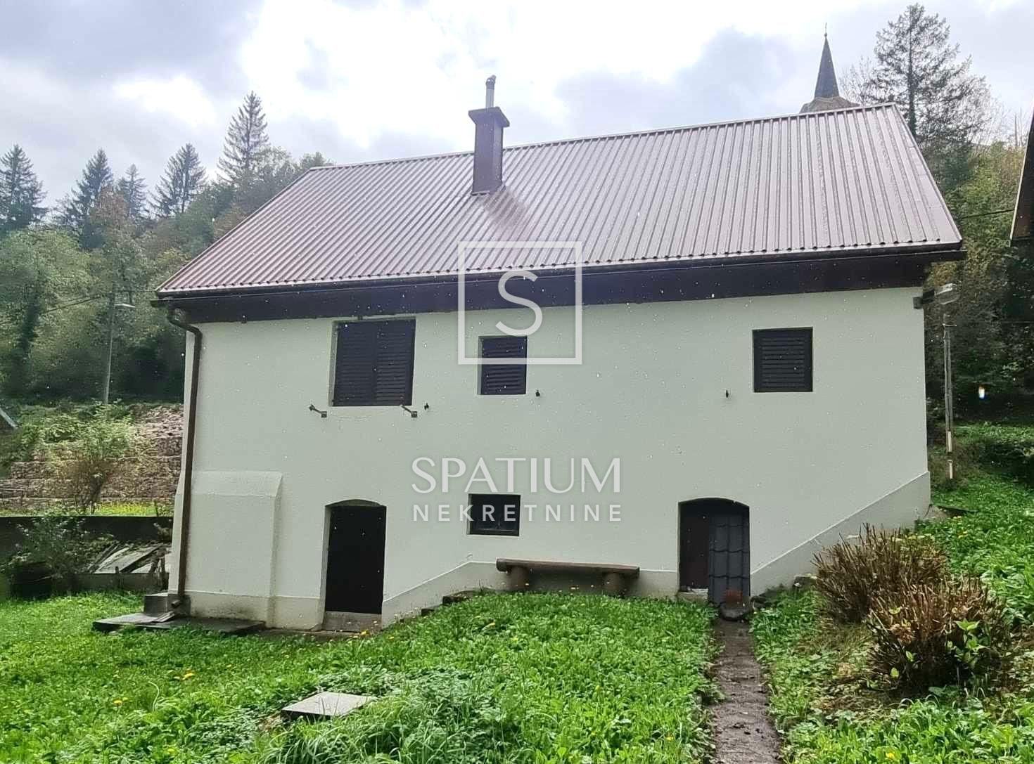 TURKE, SAMO KOD NAS, KUĆA S OKUĆNICOM NA 100 m OD RIJEKE KUPE (prodaja)