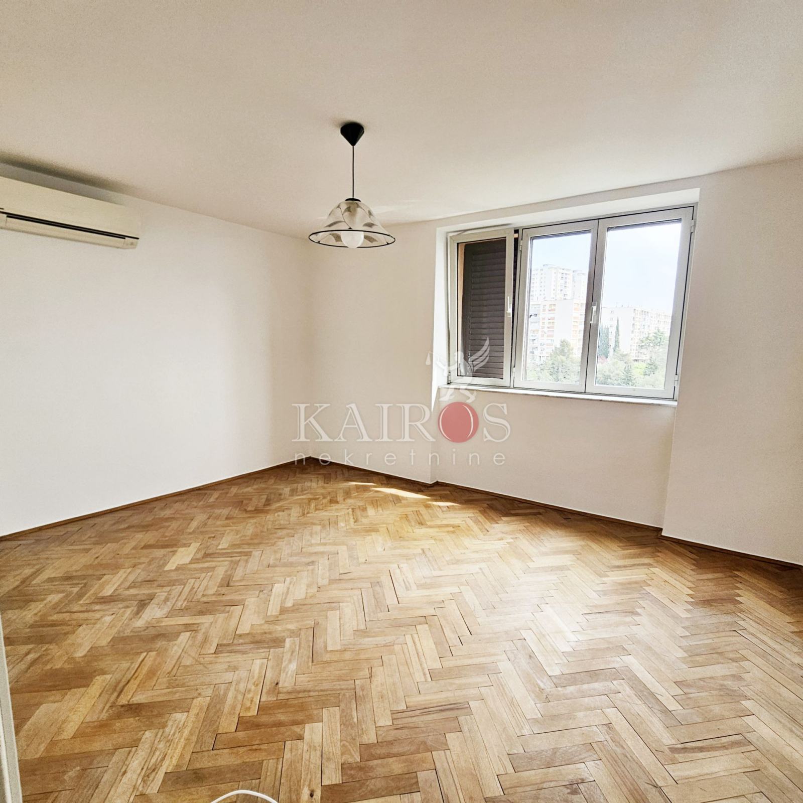 TURNIĆ, 2S KL, 45.60 m2, balkon (prodaja)