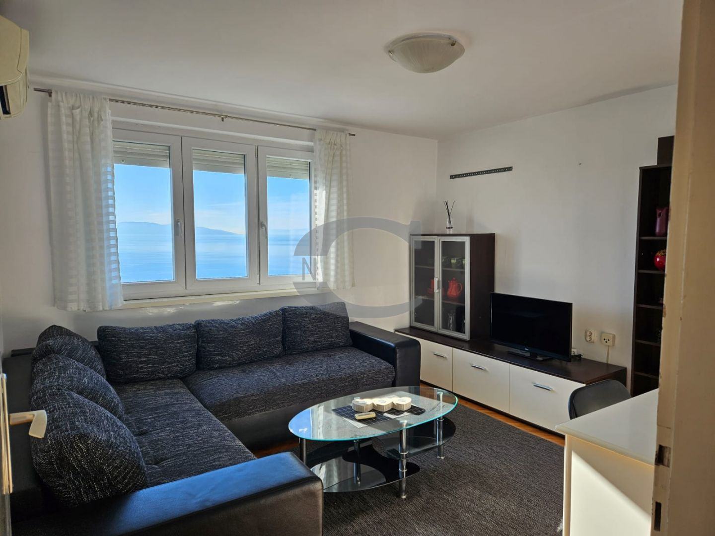 TURNIĆ, 2SOBNI STAN, SAMO U CONSENSUSU! (iznajmljivanje)