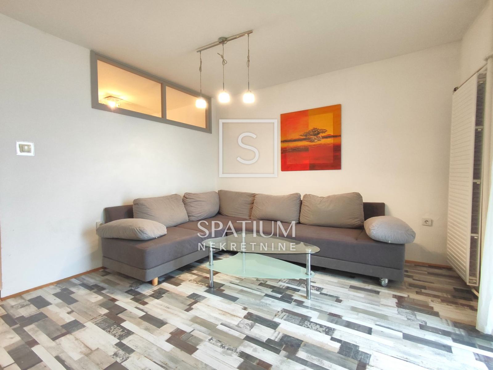 TURNIĆ, DVOSOBAN STAN SA POGLEDOM (iznajmljivanje)