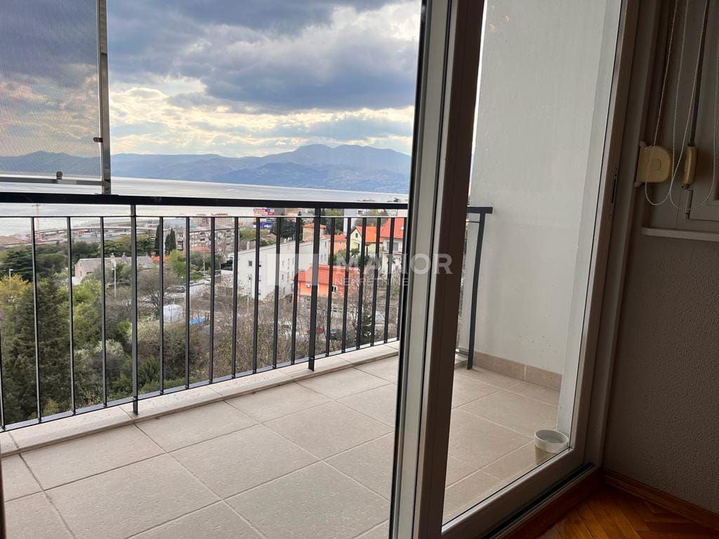 RIJEKA, TURNIĆ - Namješten 2S+DB stan za najam (iznajmljivanje)