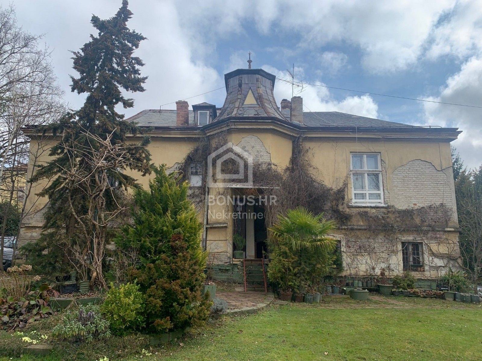 TUŠKANAC, LJETNIKOVAC - SECESIJSKA VILA IZ 1889 g. (prodaja)