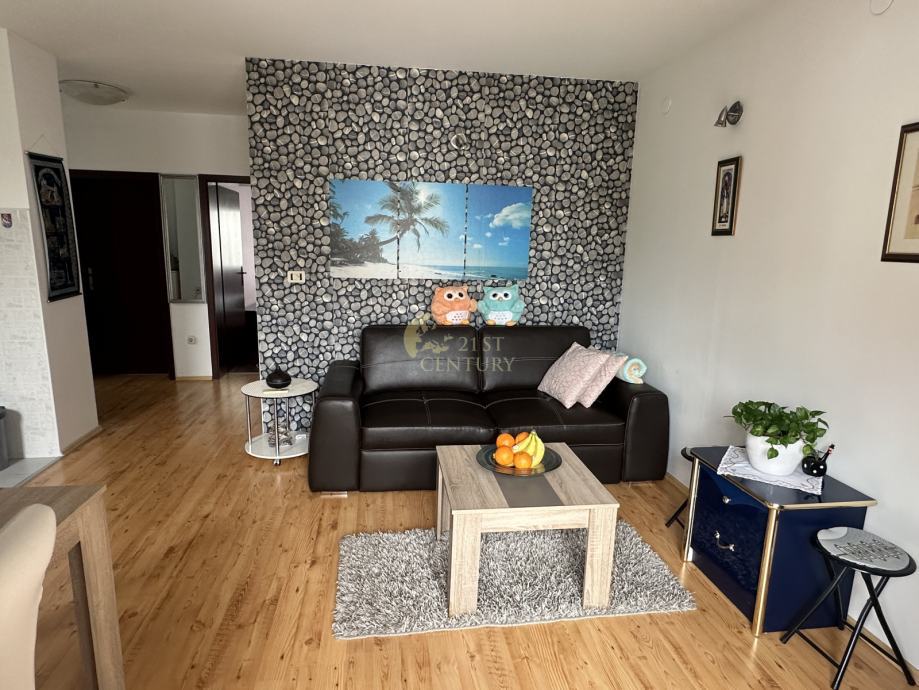 ***Two-bedroom apartment 72m2, March 1st- near Campus*** (iznajmljivanje)