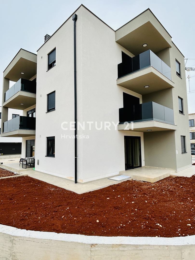 UMAG, OKOLICA, NOVI DVOSOBAN STAN NA DRUGOM KATU S POGLEDOM NA MORE (prodaja)