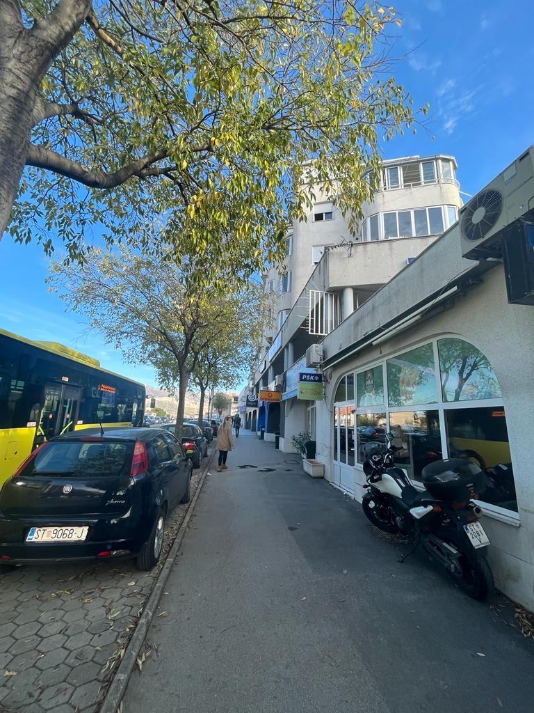 Veliki poslovni prostor, 90m2 - Vukovarska ulica (prodaja)