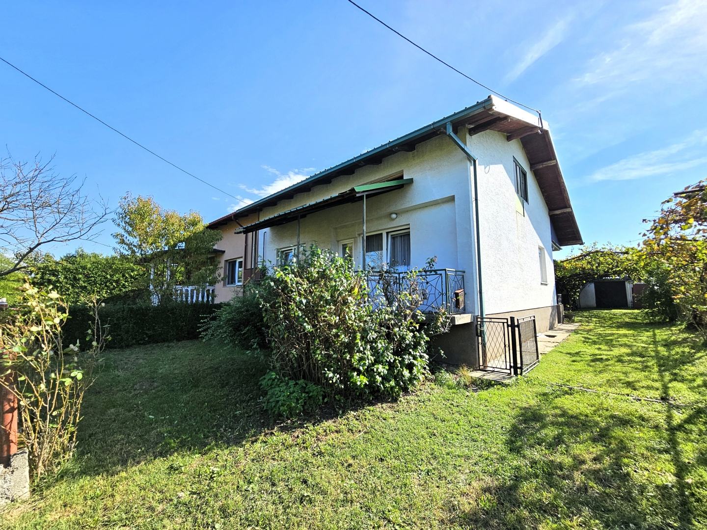 VEZIŠĆE (KRIŽ) dvojna kuća+gospodarski objekti 2339m2 (prodaja)