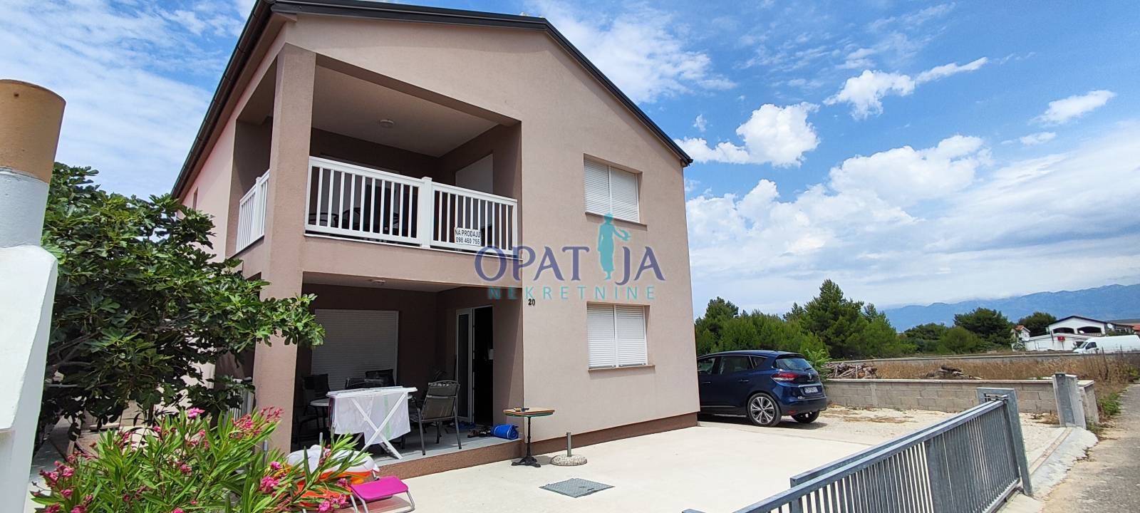 Vir, Kat kuće sa dvosobnim stanom, 350m do mora (prodaja)