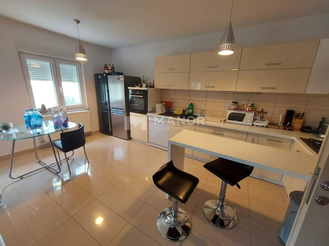 VIŠKOVO, MARINIĆI - 2S+DB stan s dvije terase (prodaja)