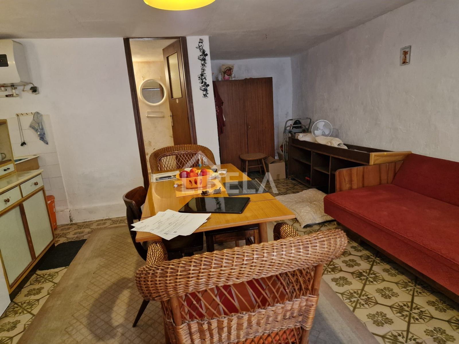 Vodice - kuća u centru (prodaja)