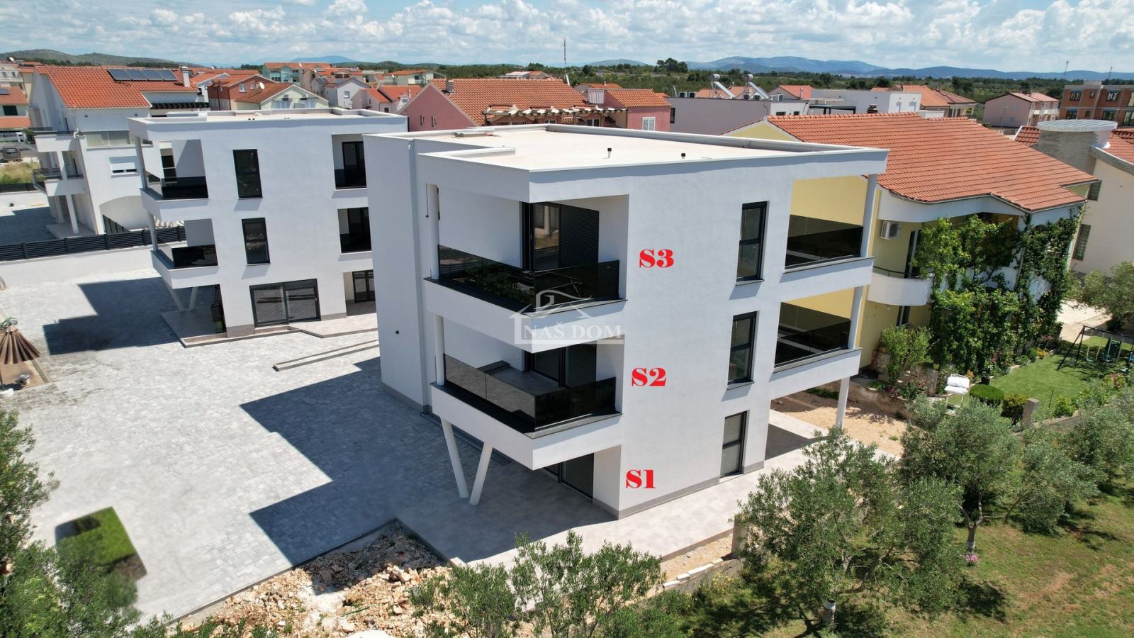 Vodice - Luksuzni stan S1 s vrtom, 600m od plaže (prodaja)