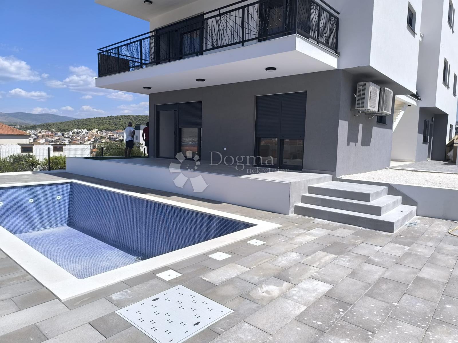 Vrhunski Stan Novogradnja (prodaja)