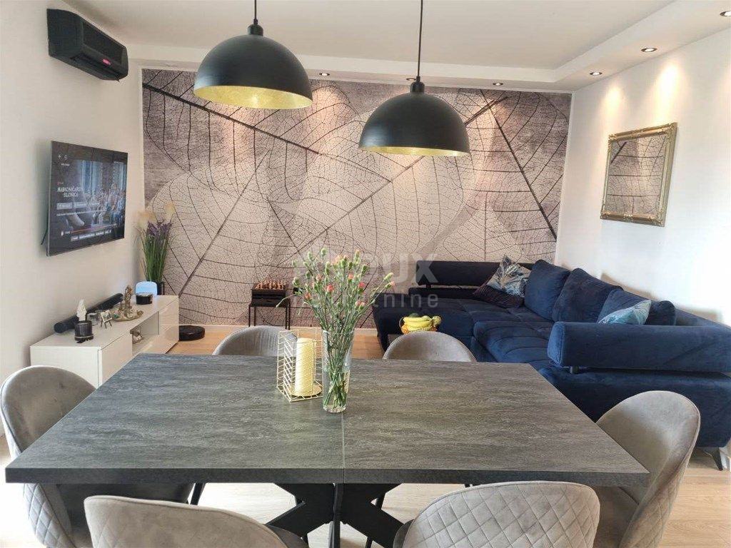 ZADAR, BULEVAR - novoopremljeni stan na trećem katu (prodaja)