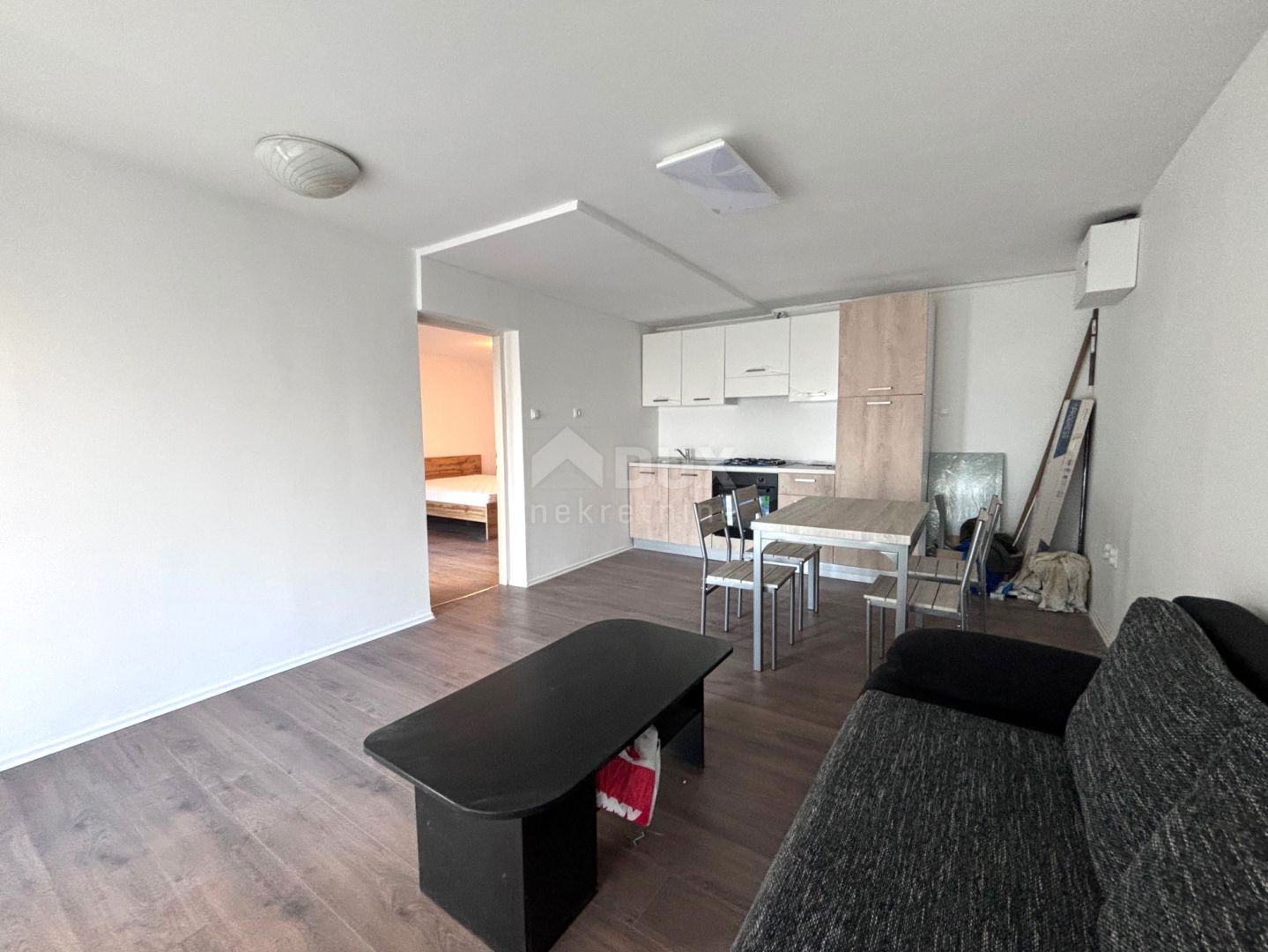 ZADAR, BULEVAR - Simpatičan stan na top lokaciji (prodaja)